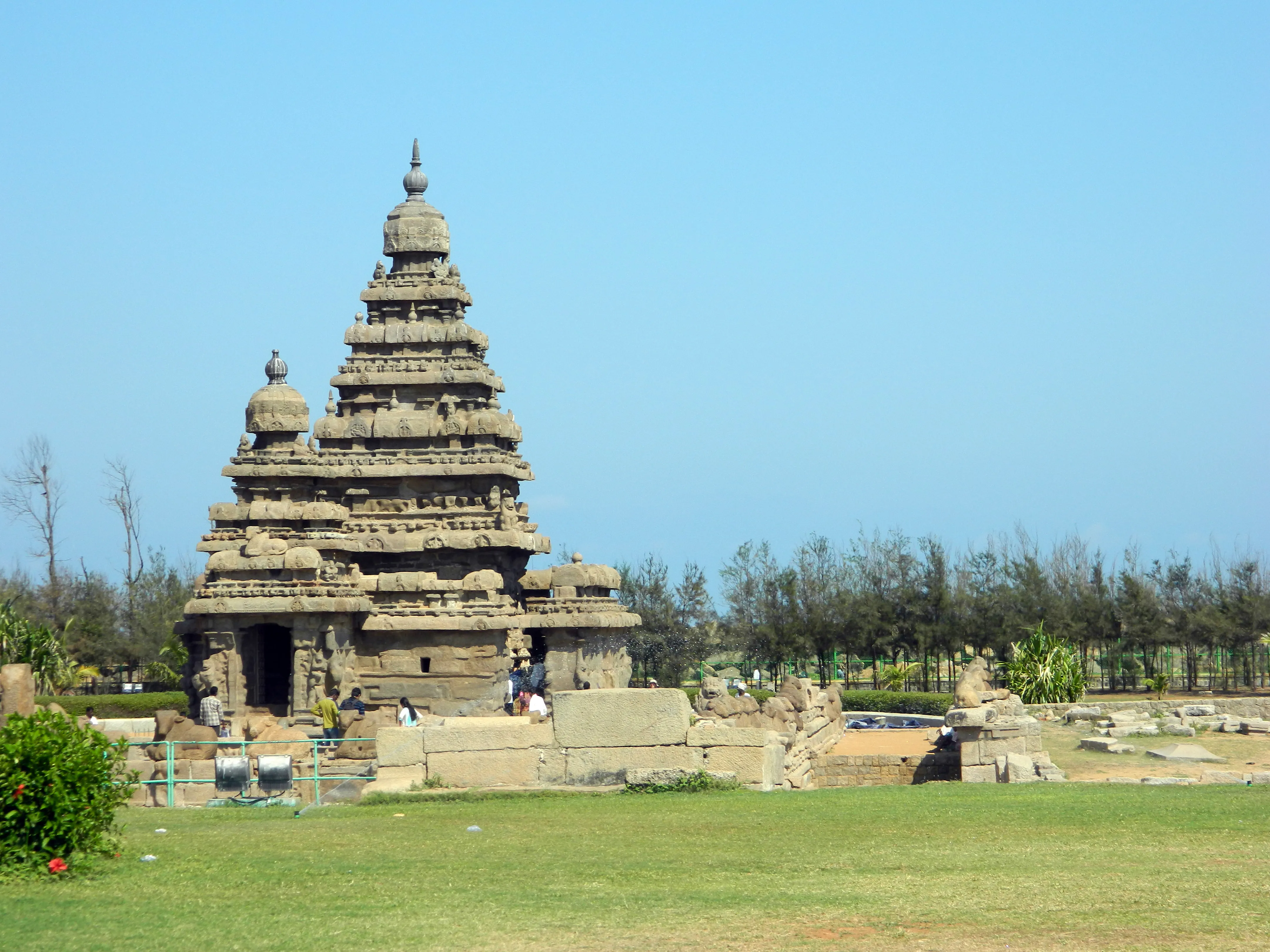shore temple built by
